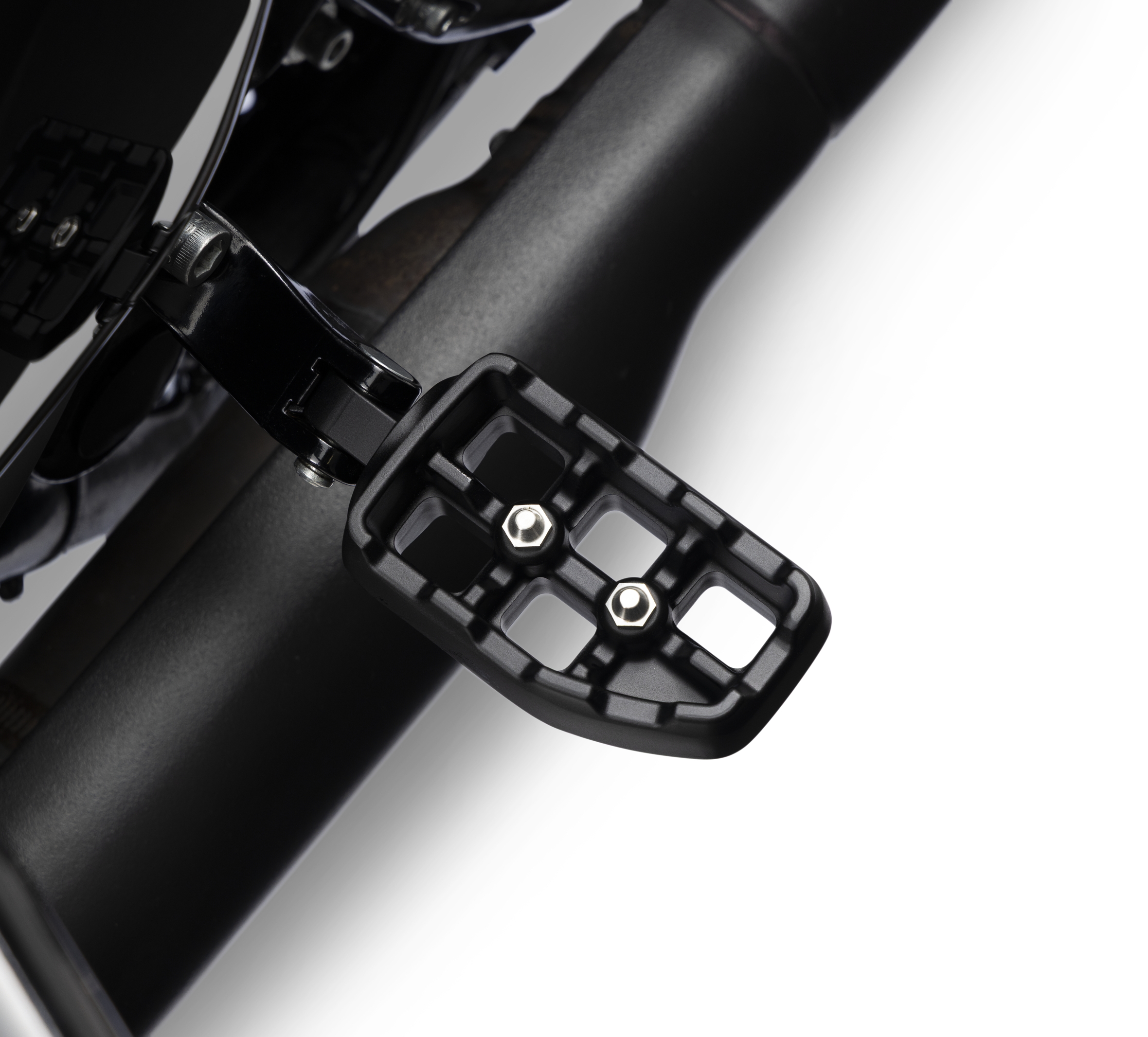 Redline Passenger Footpegs | Harley-Davidson IN