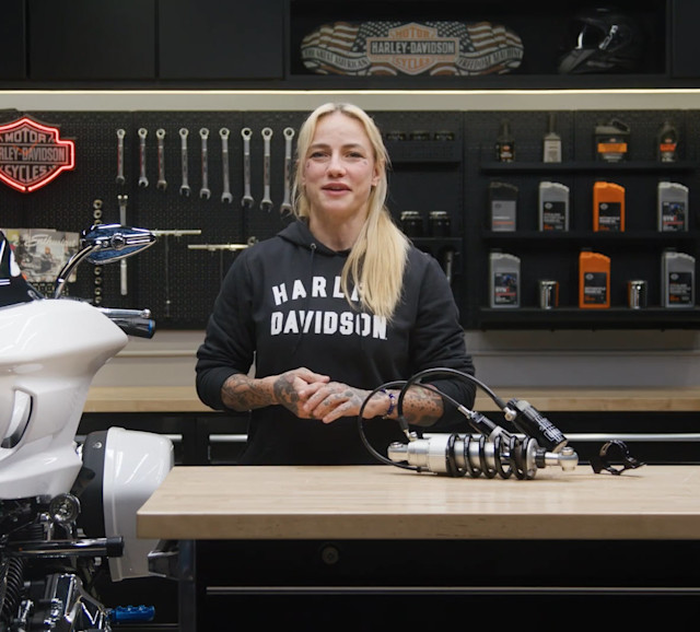 Screamin' Eagle/Öhlins Remote Reservoir Rear Suspension | Harley ...