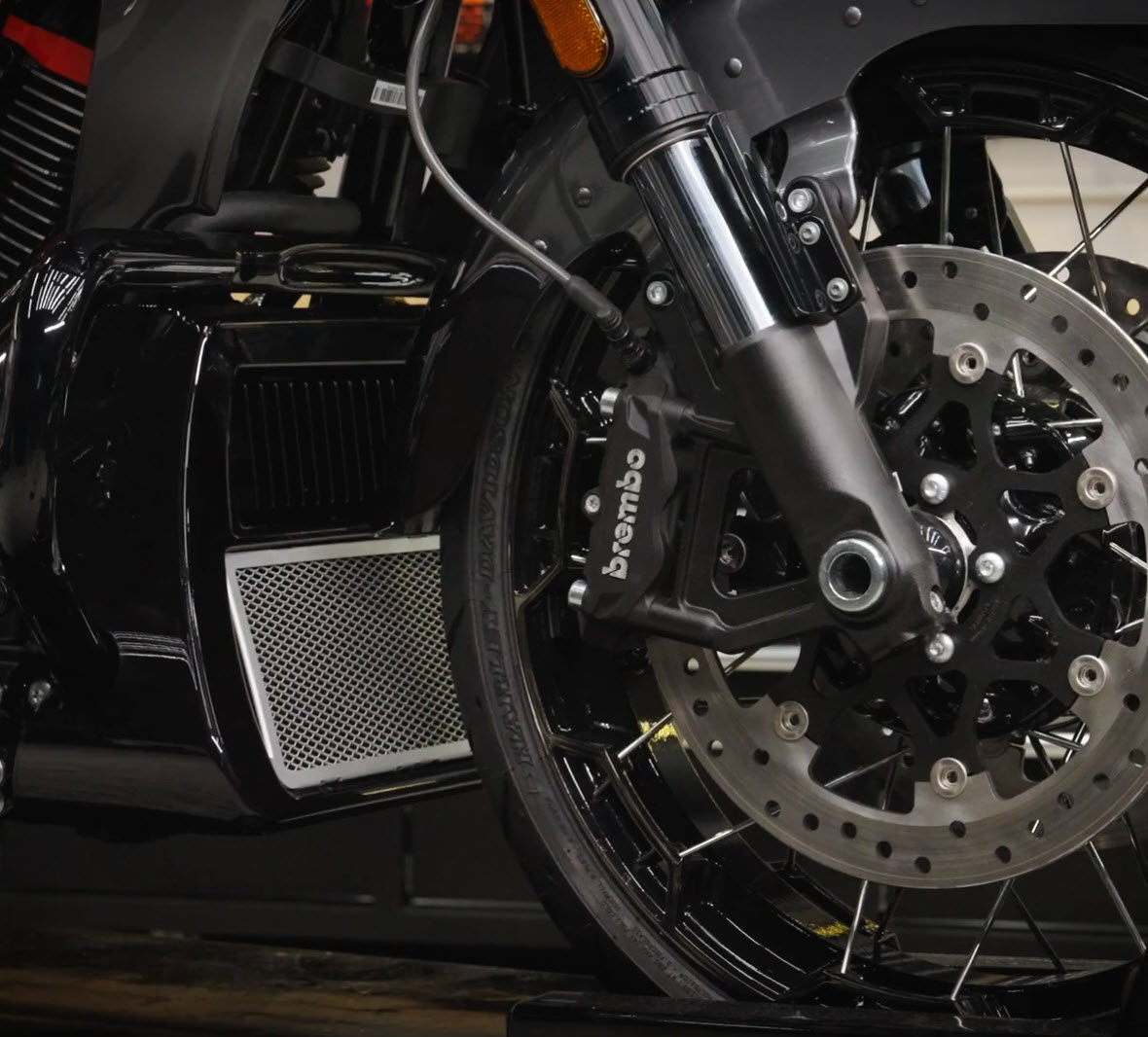 Center-Cooled Milwaukee-Eight Radiator Guard | Harley-Davidson NZ