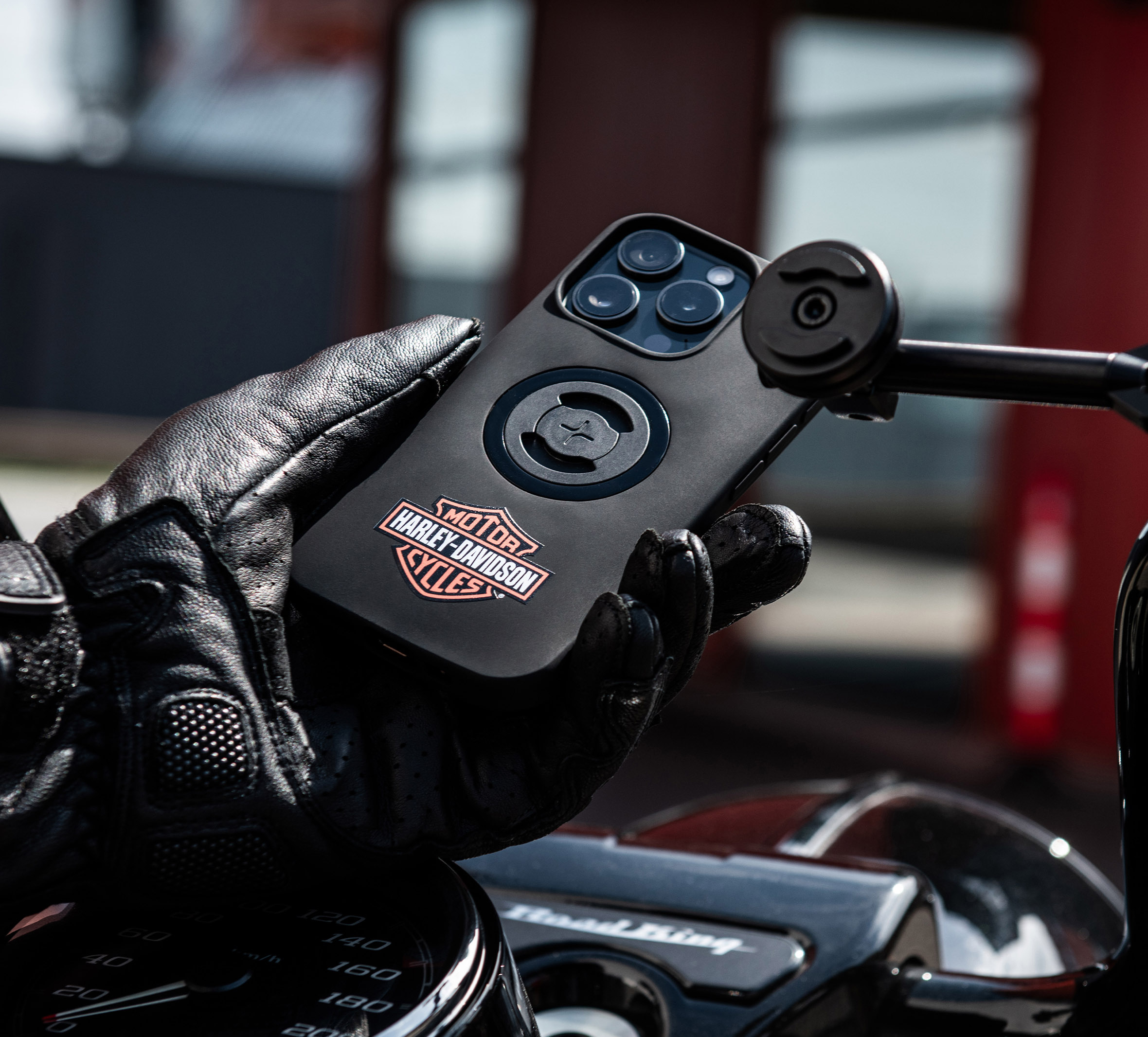 H-D Phone Case - Classic Bar & Shield - iPhone 17 | Harley-Davidson CA